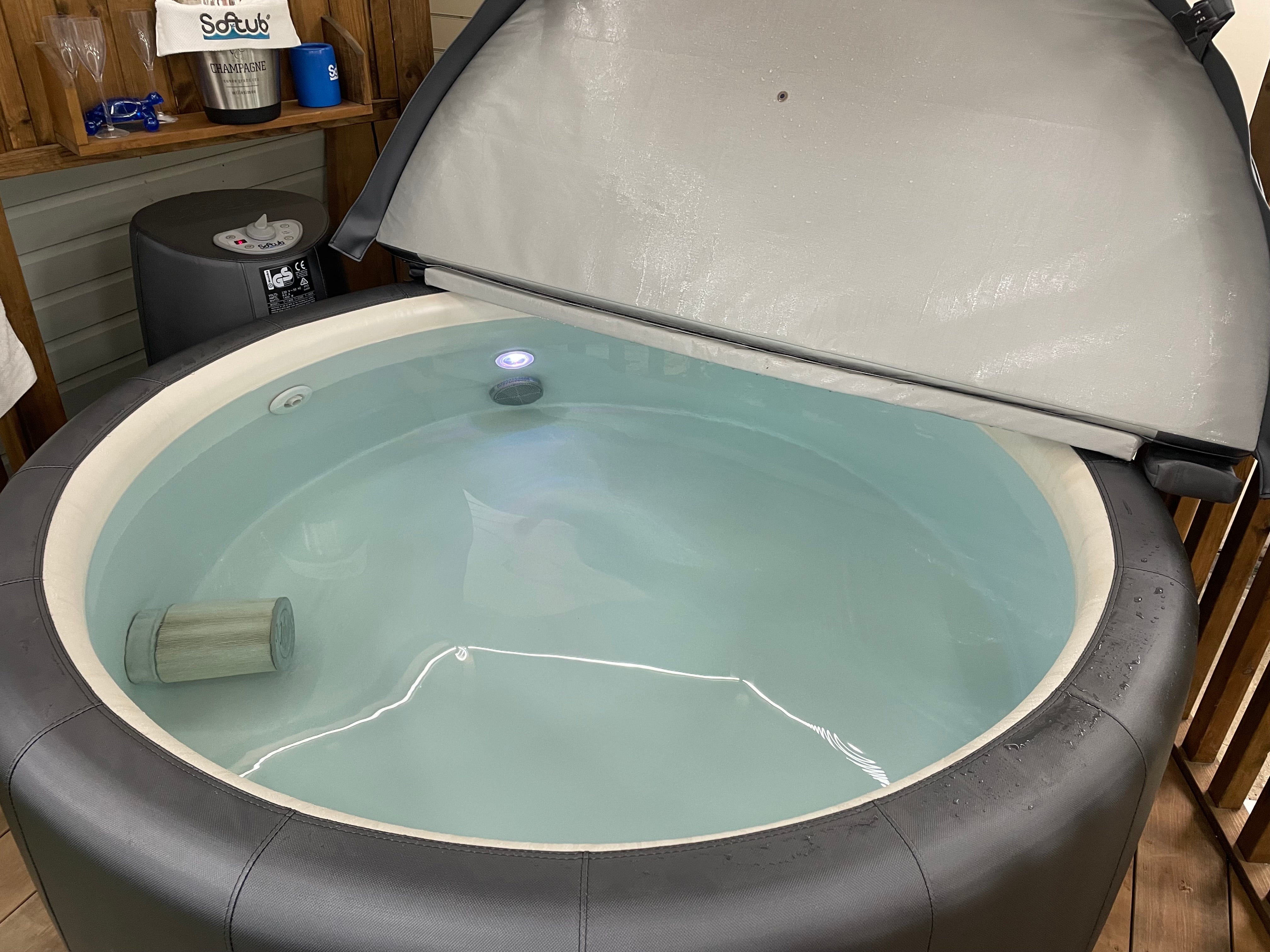 Pre-Owned Softub T220 Legend 4 Person – Softubshop.co.uk